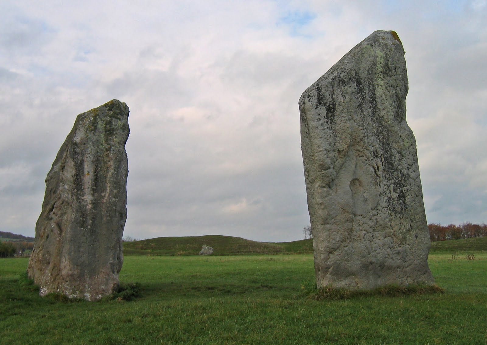 Walk the Landscape News: Walking in Wiltshire: Avebury Stone Circle