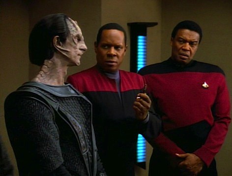 Doux Reviews: Star Trek Deep Space Nine: The Maquis, Part 1
