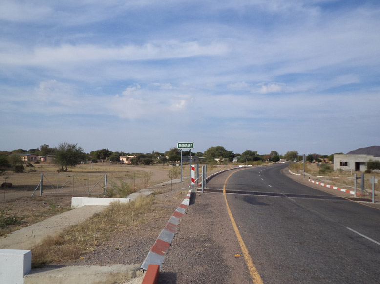 Cycle Around South Africa 2013: Camp 41: Lion Park Resort to Derdepoort ...