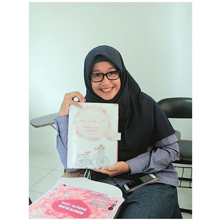 Aneka Pilihan Buat Mahasiswa Baru, Buku Binder Kuliah Terbaru Super ...