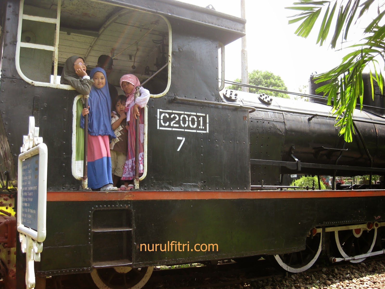 √ Berburu Kereta Api Tua di Ambarawa