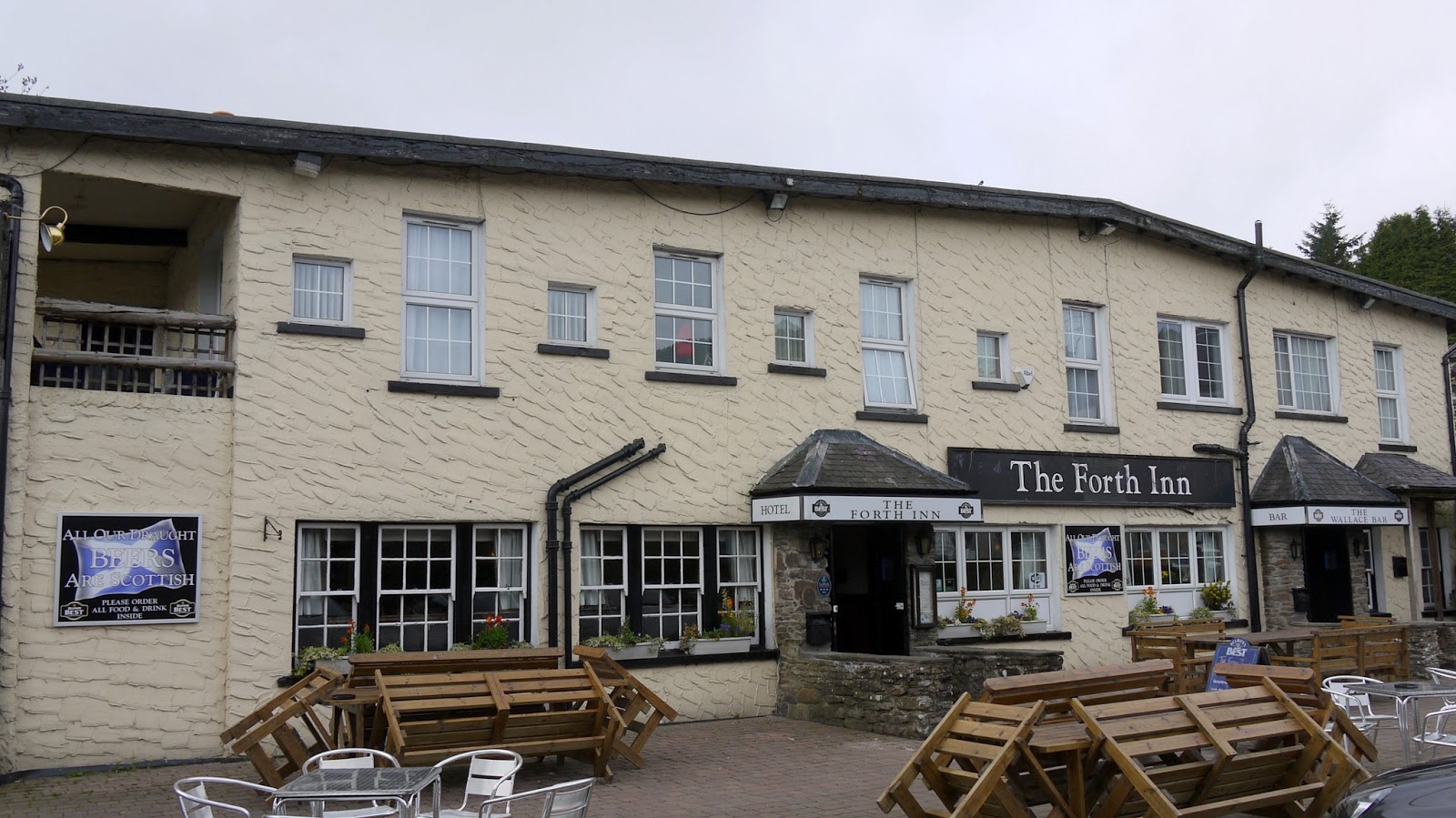 Walking and Crawling: The Forth Inn, Aberfoyle, goes 'forth' again ...