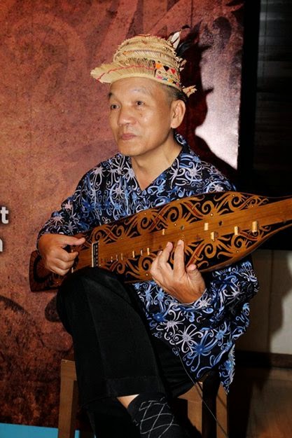 paren nyawi's blog: The musical instrument from Central Borneo:SAPE ...