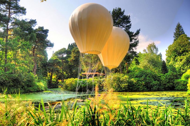 Pont de Singe, The Balloons Hang The Bridge Over The lake In Tatton Park