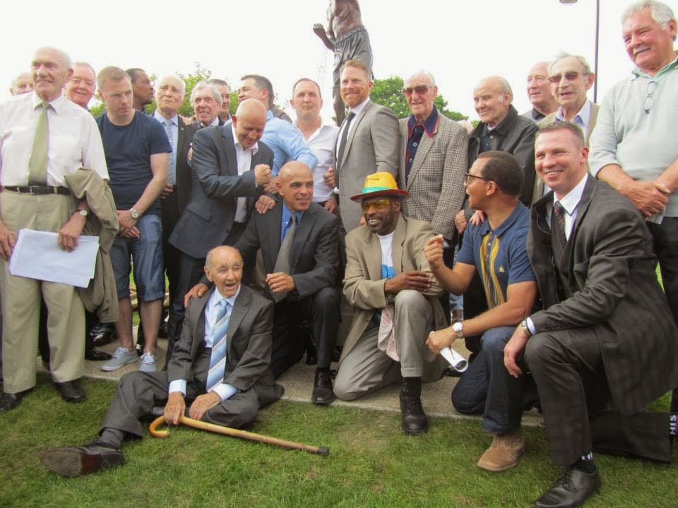 NO HOLDS BARRED BOXING: Teddy Baldock Statue unveiled in East London