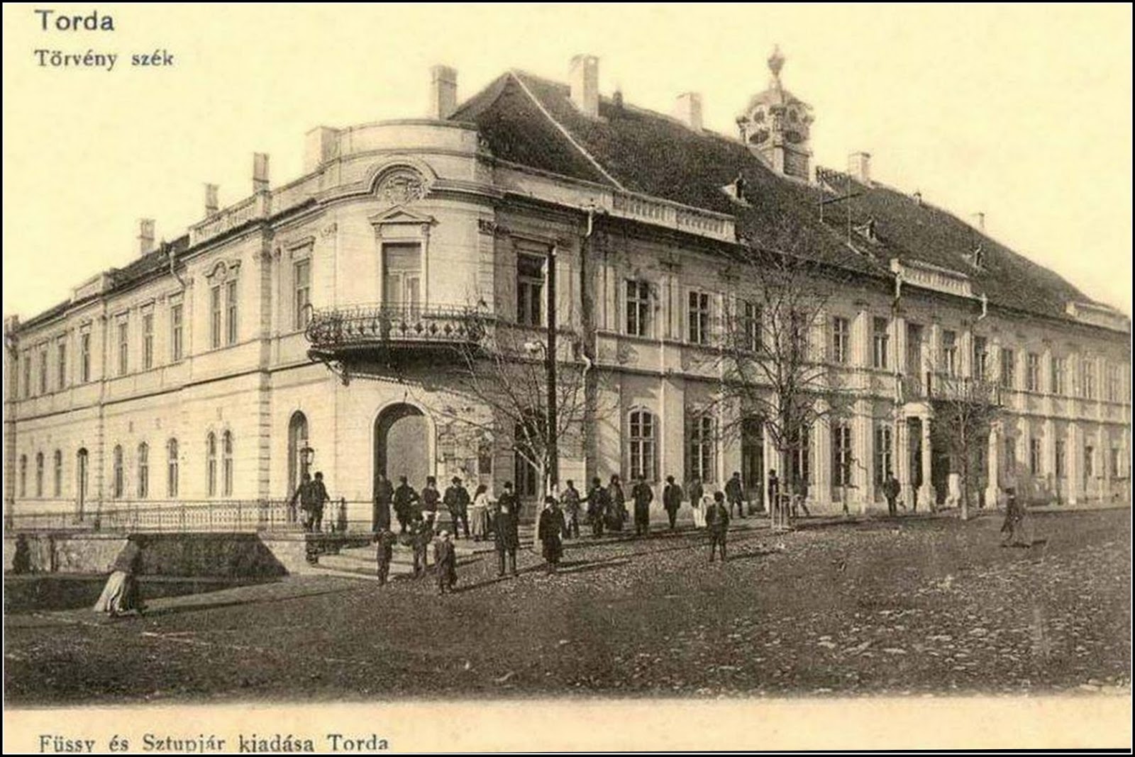 Lumea văzută din Turda: Turda - Piata Republicii - imagini de altadata