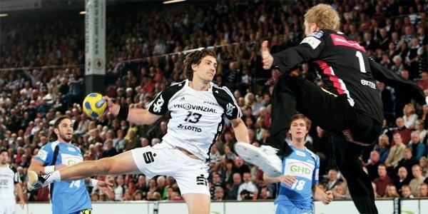 Papel defensivo e ofensivo do goleiro no Handebol - Educação Físicaa