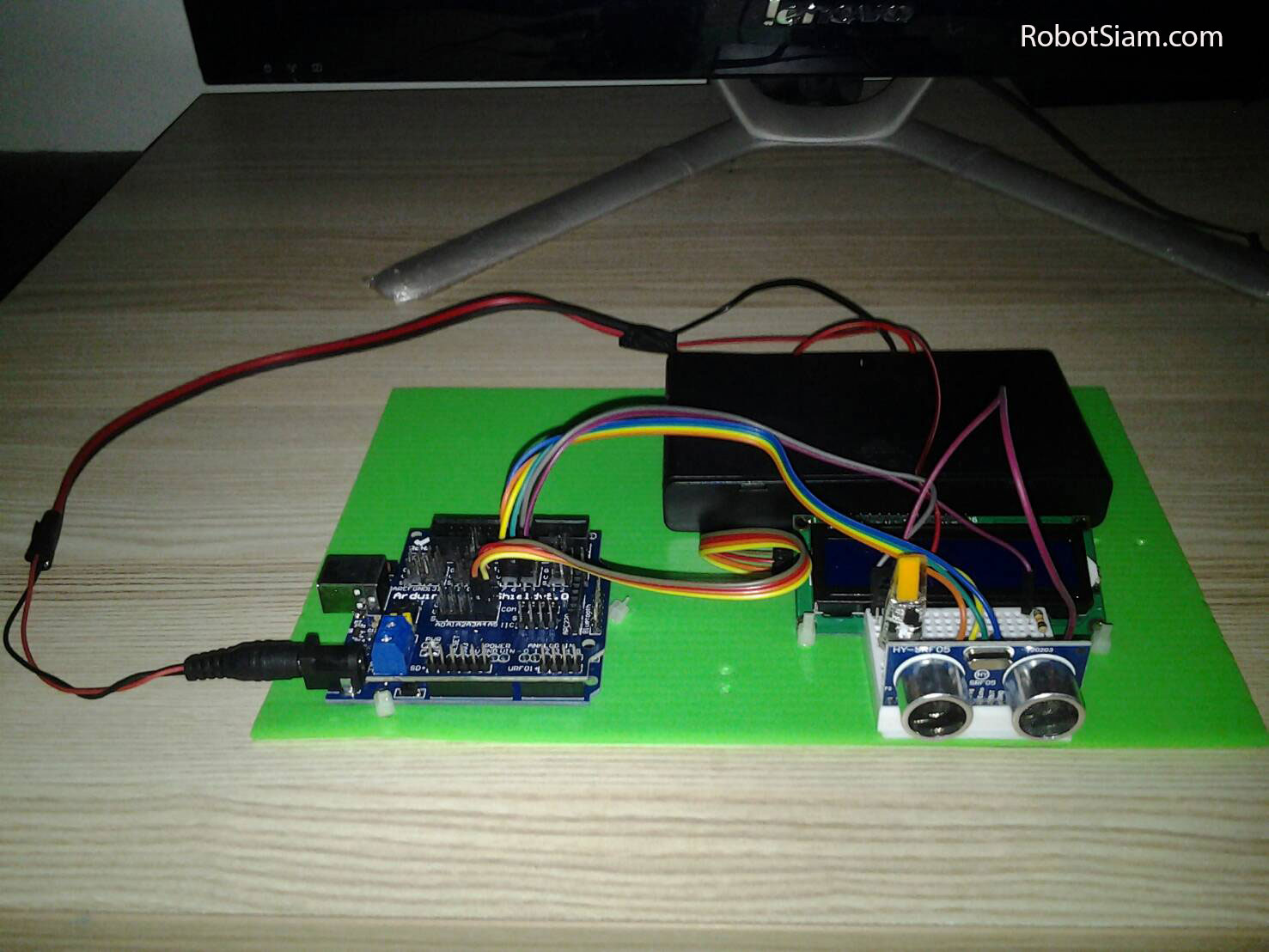 มินิโปรเจค Arduino: วัดระยะทาง และ หรี่ไฟ LED อัตโนมัติ ด้วย SRF05