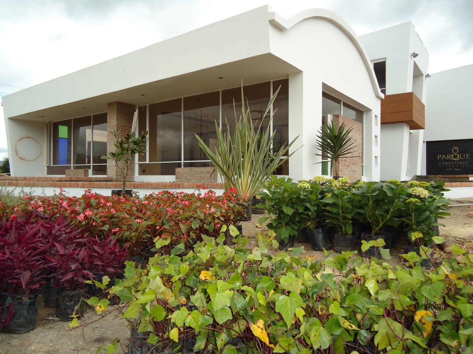 COMPLEJO FUNERARIO Y PARQUE CEMENTERIO: Complejo funerario y parque ...