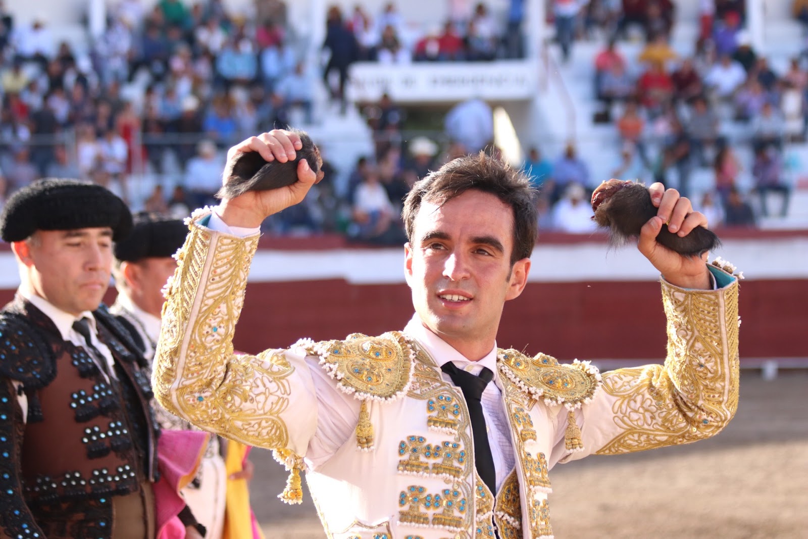 Por la Ruta del Toro: Gran tarde de Toros en Alberto Balderas