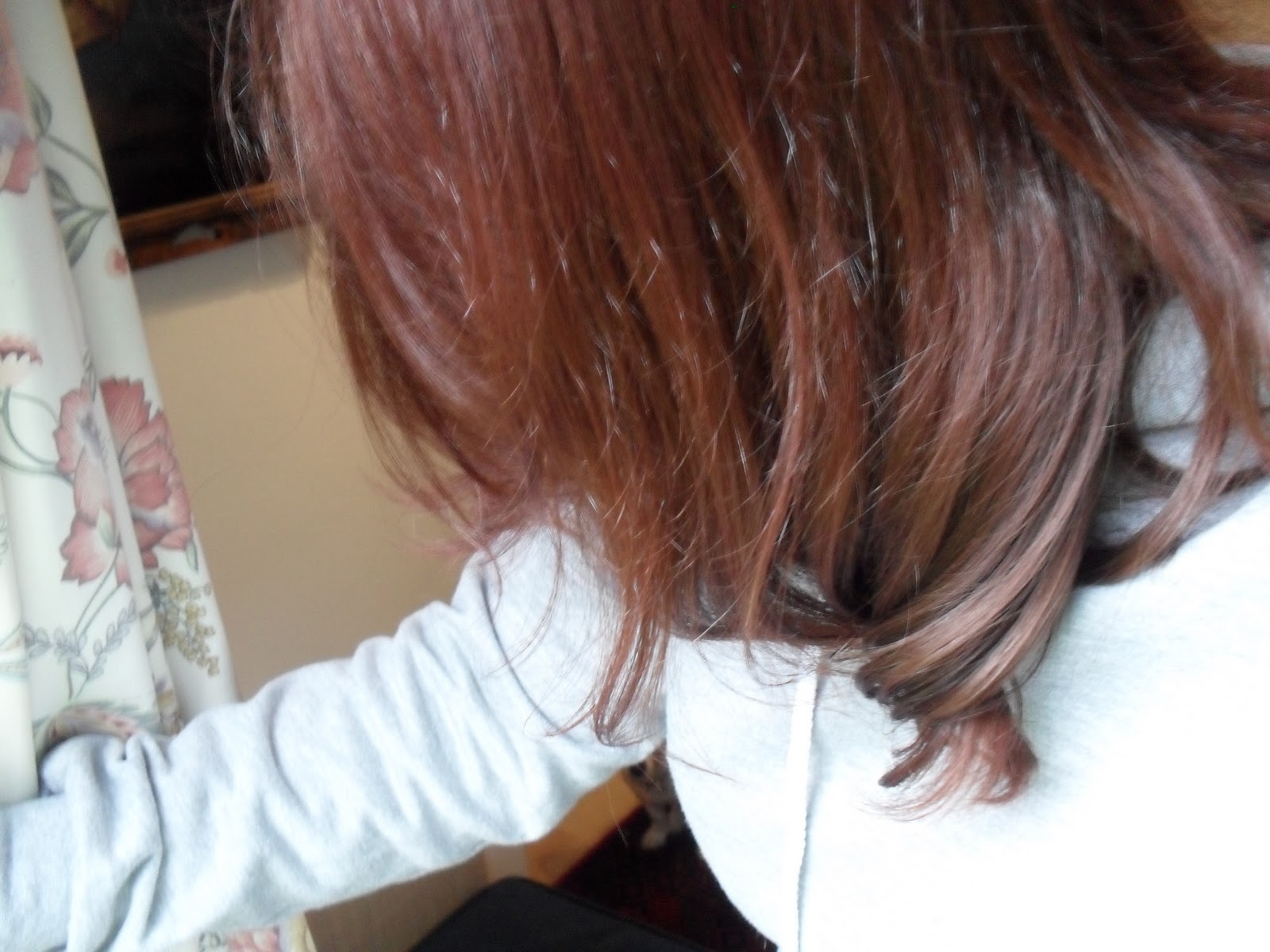 LoveThyWardrobe: !Review - Schwarzkopf Live Salon Style Intense Red ...