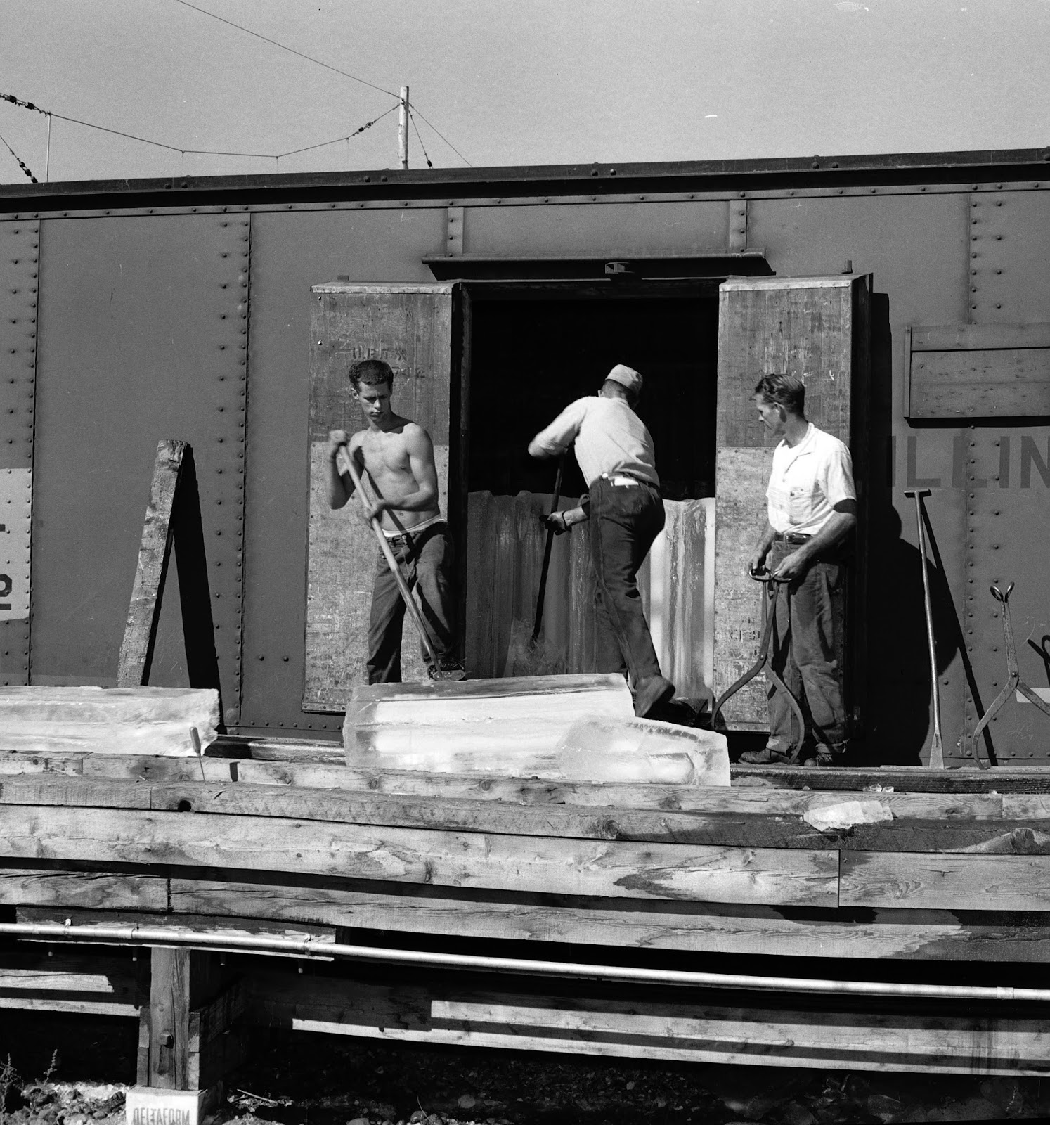 Big Bend Railroad History: Othello Icing Platforms-2