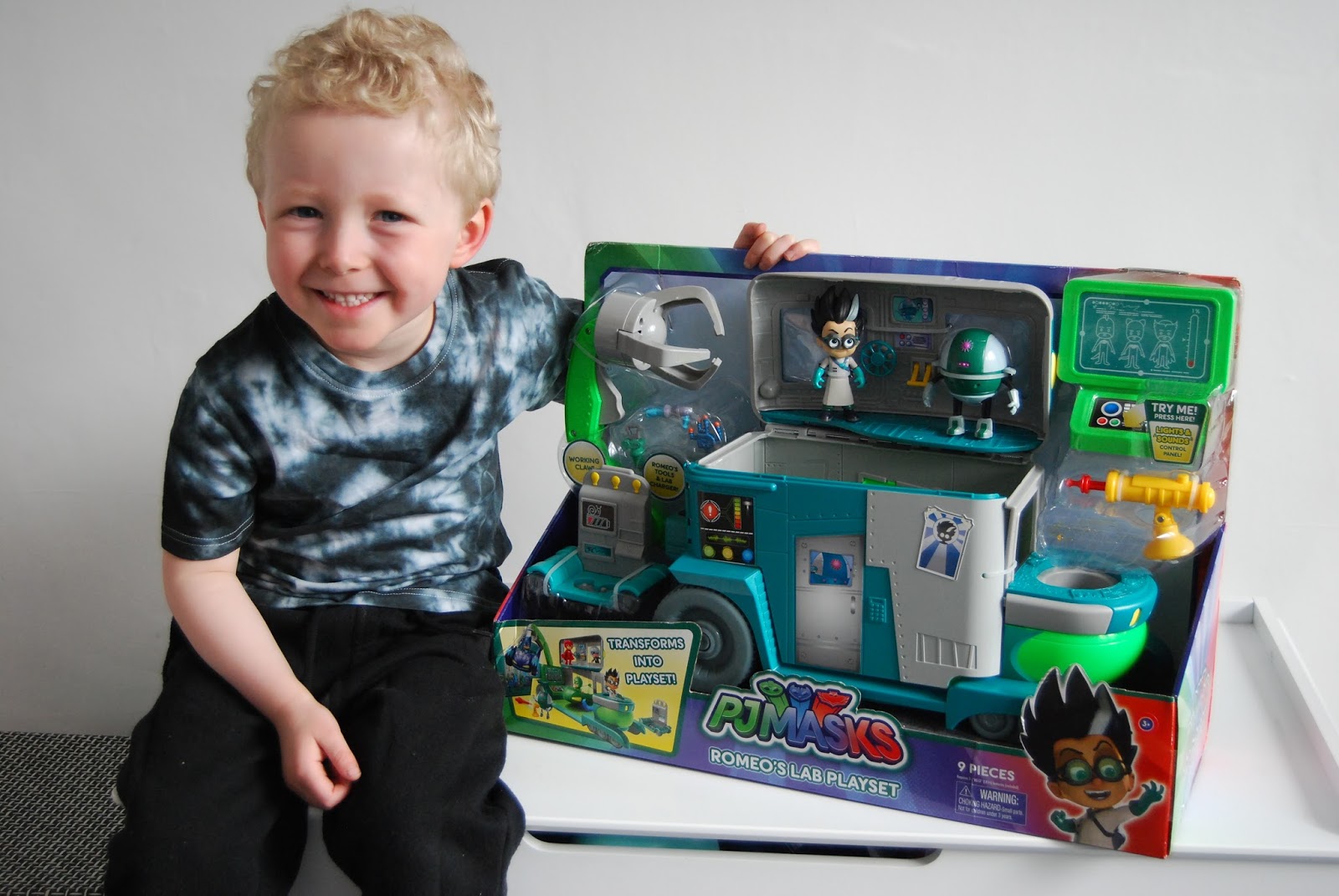 Chic Geek Diary: PJ Masks Romeos Lab Playset - Review & Competition