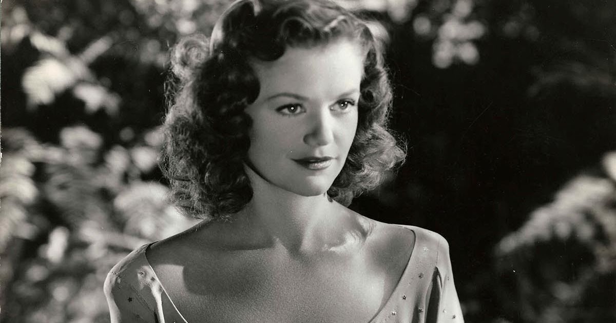 Slice of Cheesecake: Simone Simon