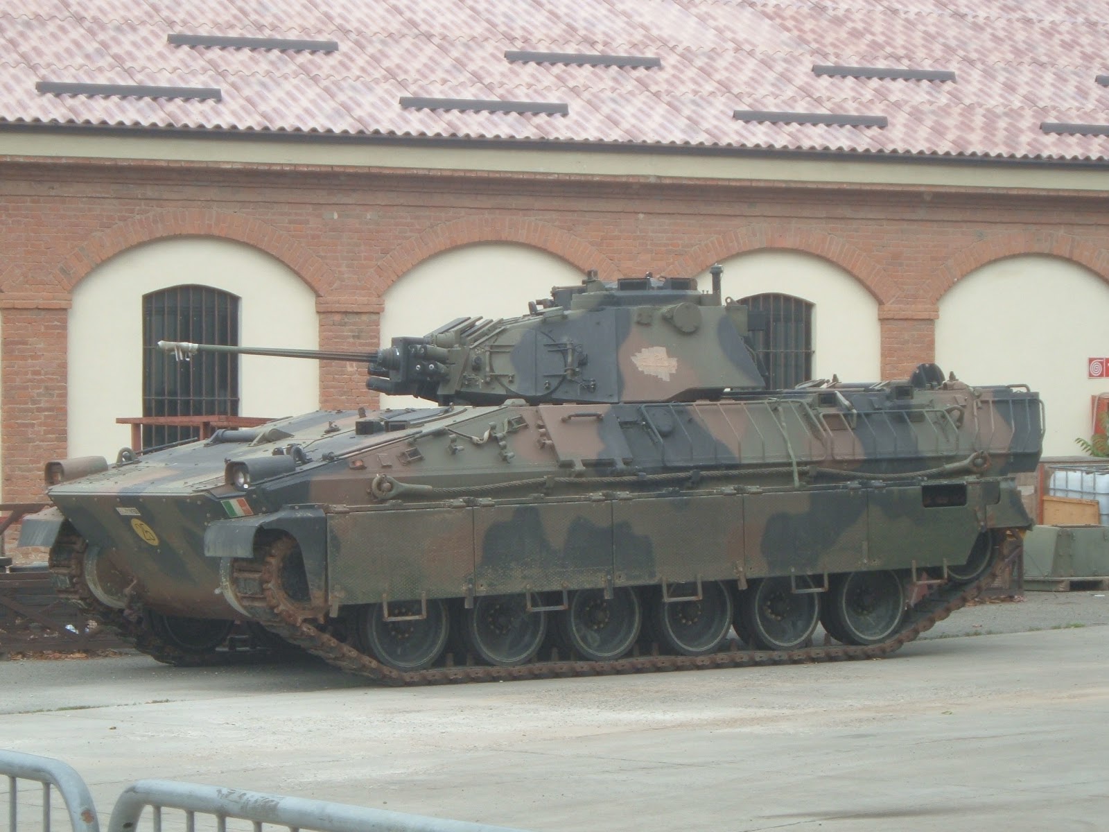 UK Armed Forces Commentary: Day of tanks!