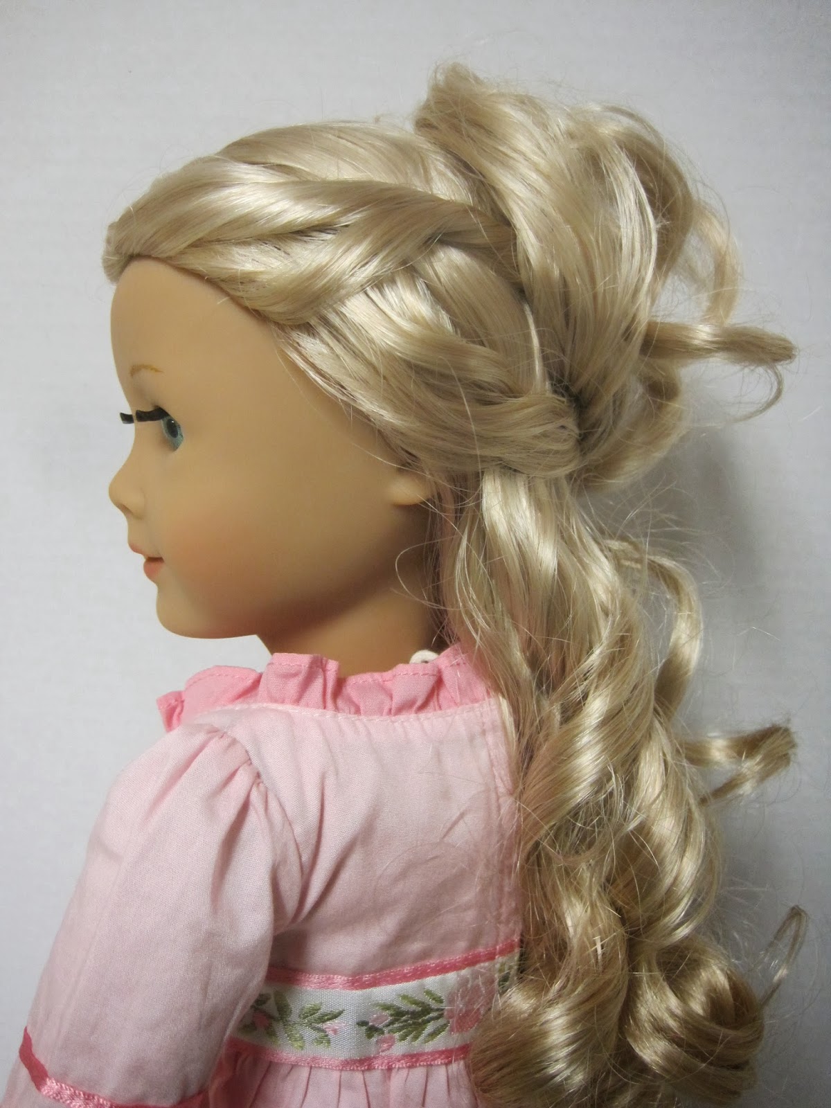 Never Grow Up: A Mom's Guide to Dolls and More: American Girl Caroline ...