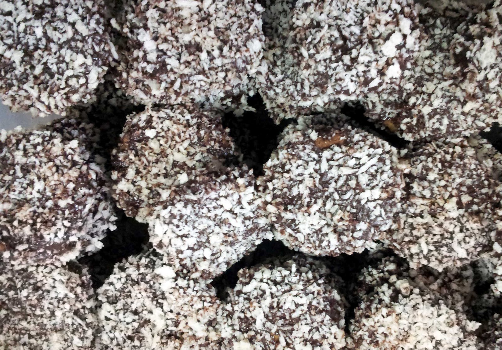 made by shas: Snow almond cookies