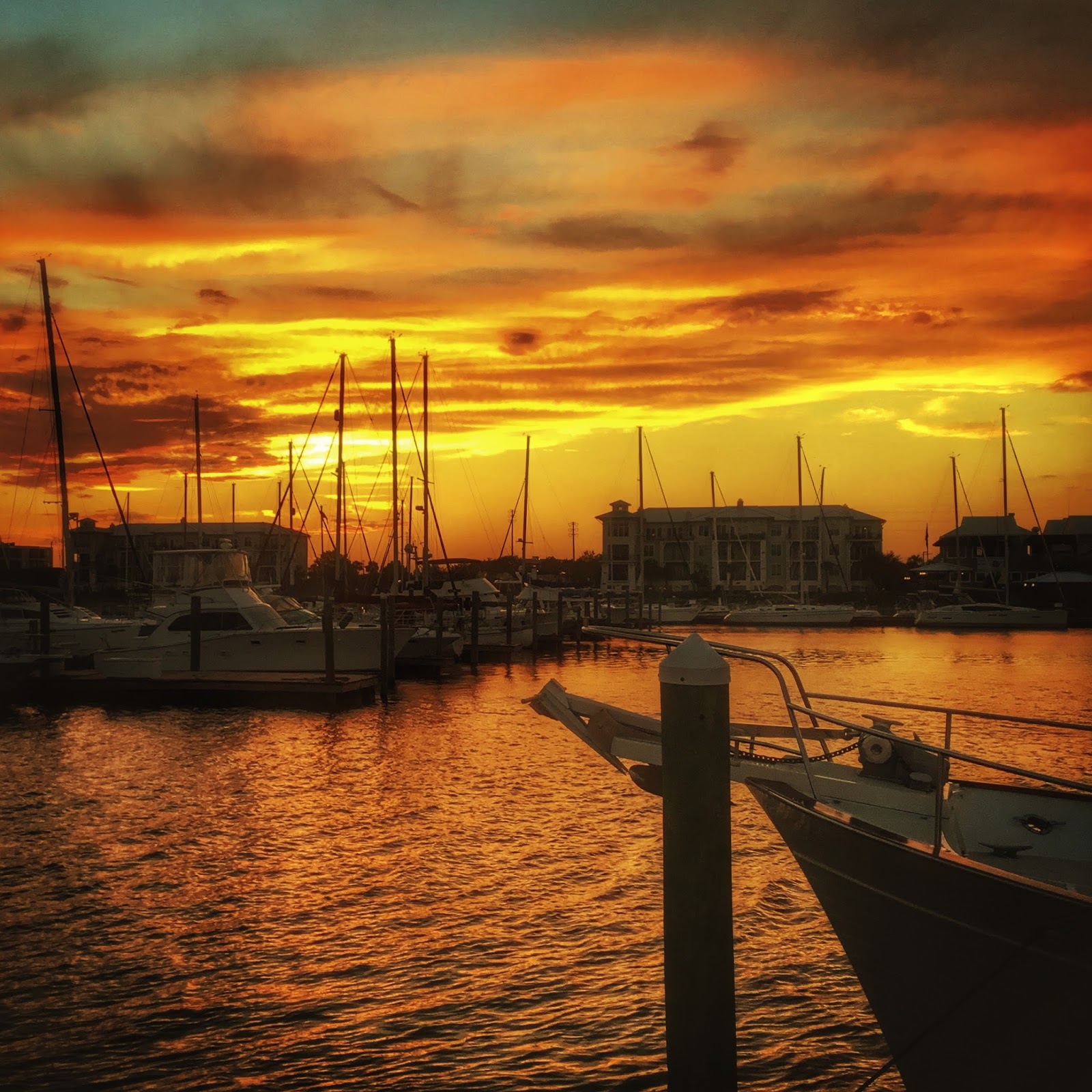 ITAP of the sunset at a marina : r/itookapicture