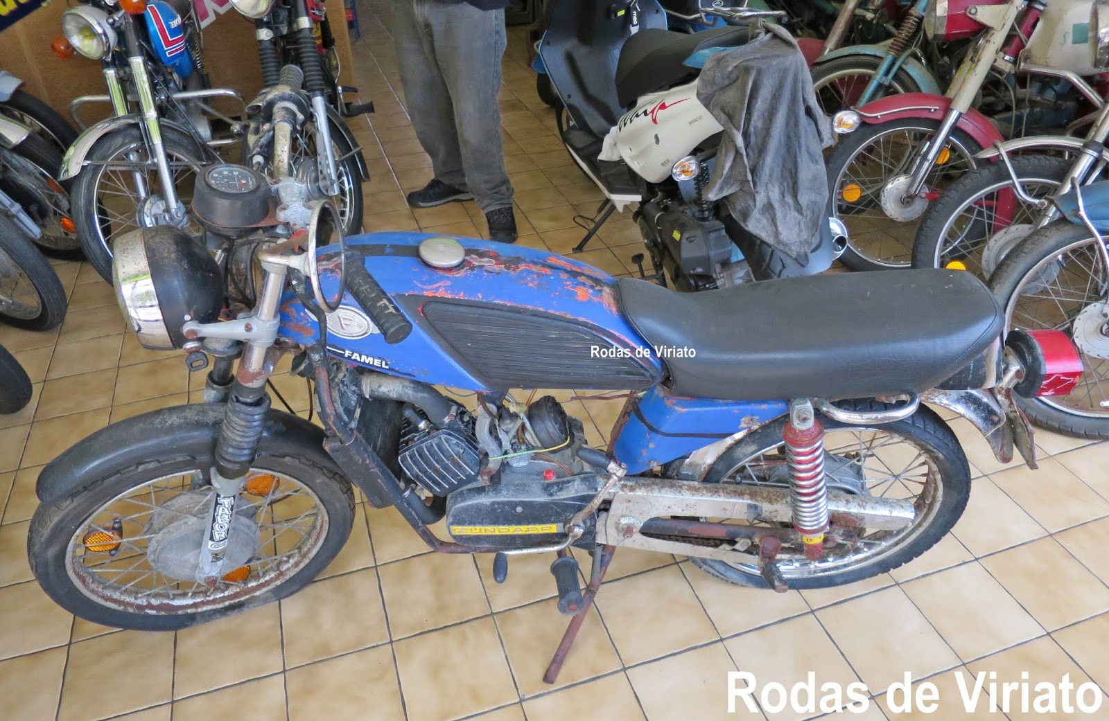 Motorizada Famel XF17 Super para restauro - Oficina Moto & Restauro