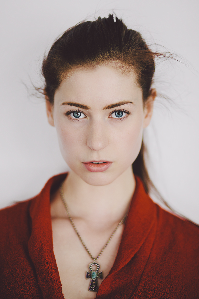 MAJOR MODEL WOMEN: ALEXANDRA COSTIN BY SAM LI