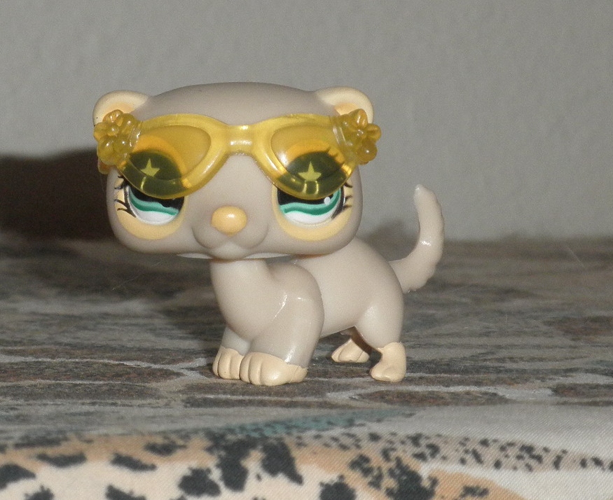 Collectomania: LPS Ferrets