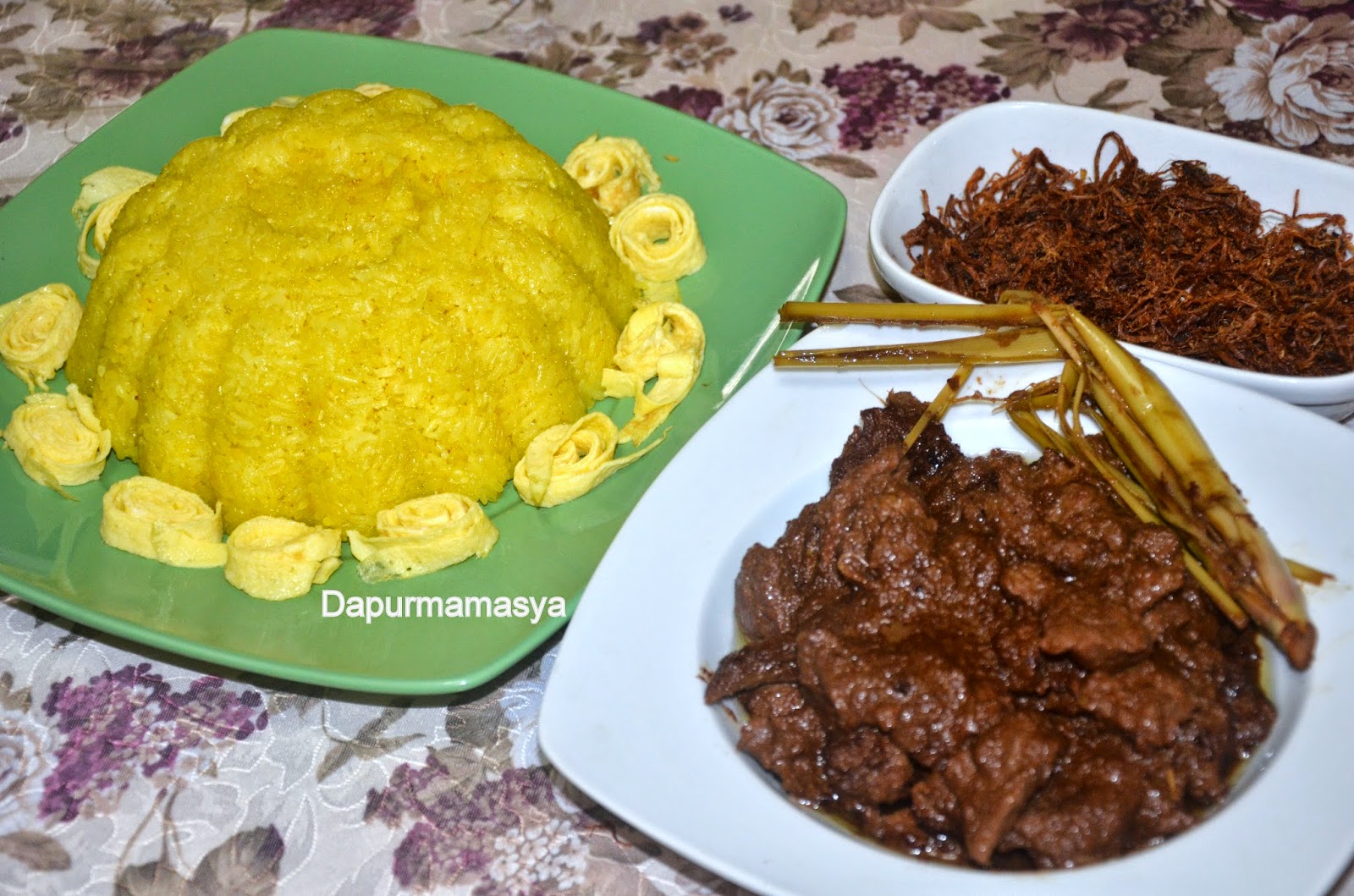 Dapur Mamasya: Pulut Kuning & Rendang Hitam Daging