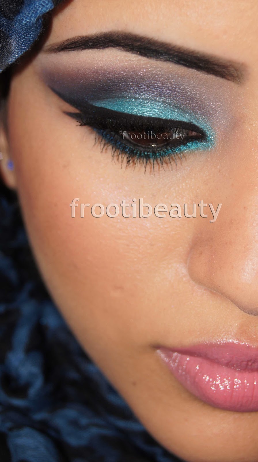 SAFIYAH TASNEEM : FFF: Electric Blue makeup look