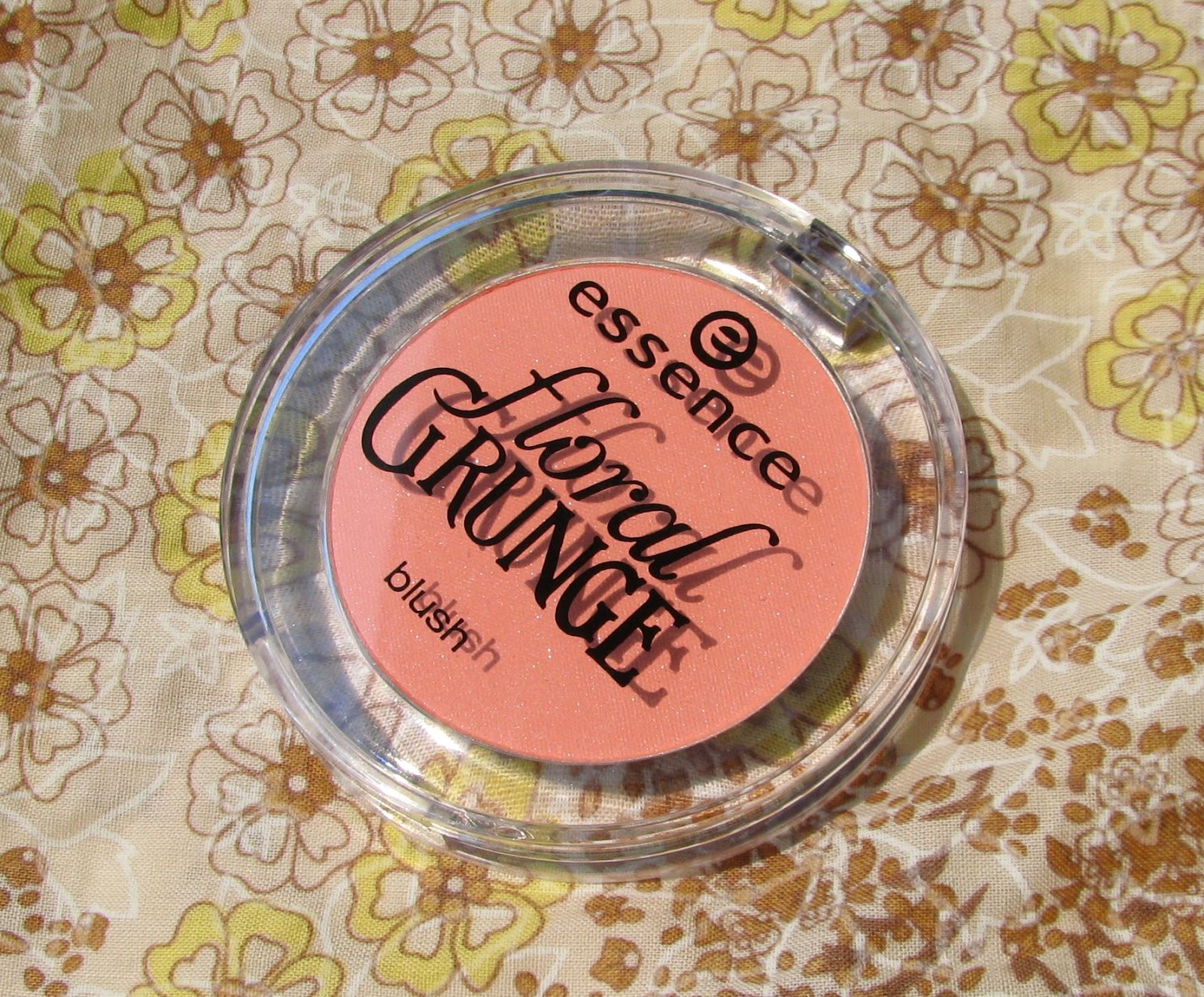 SuperNova Kozmetika: Essence Floral Grunge rumenilo