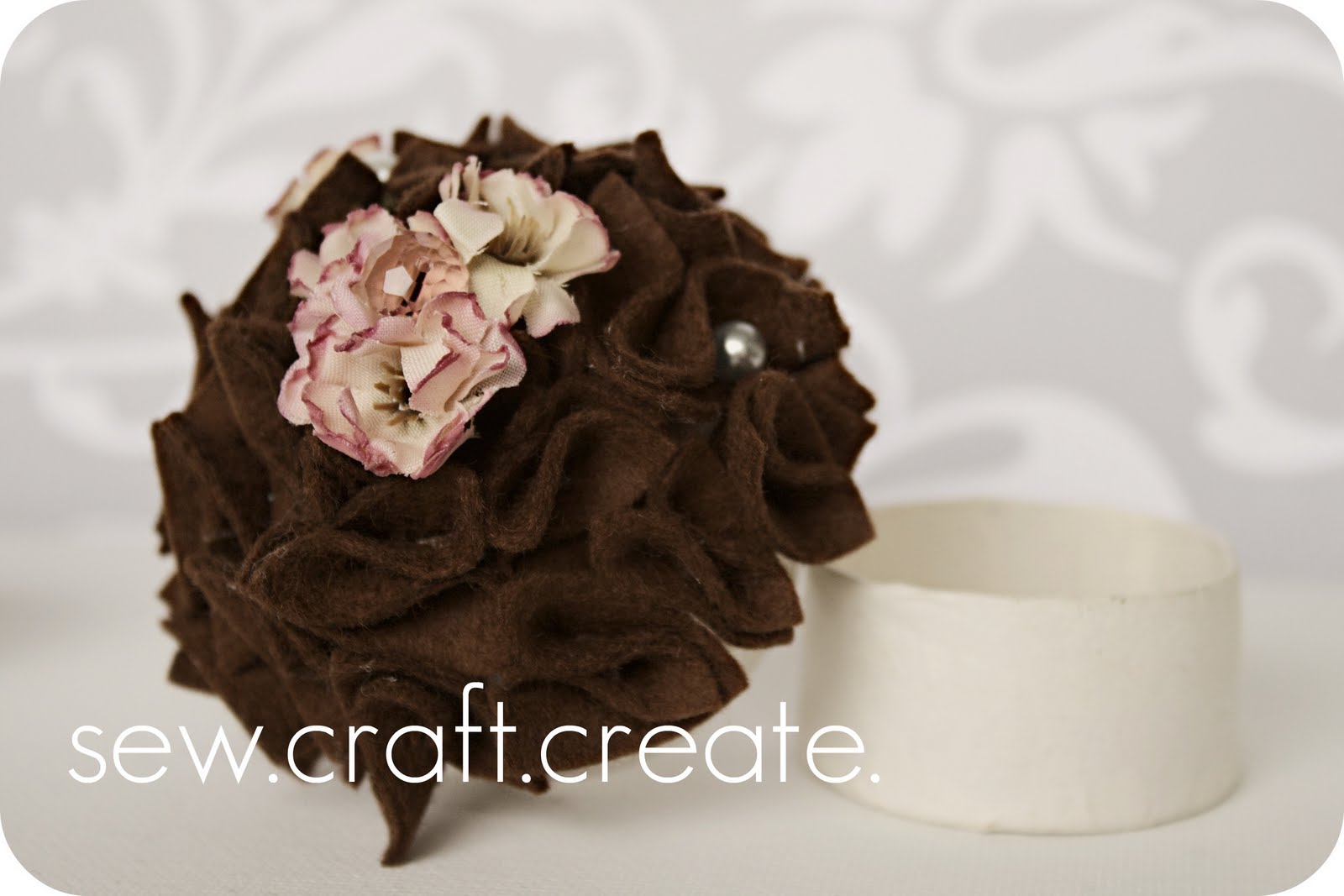 Cupcake Gift Boxes guest Tutorial Little Birdie Secrets Cupcake Gift Boxes guest Tutorial Little Birdie Secrets