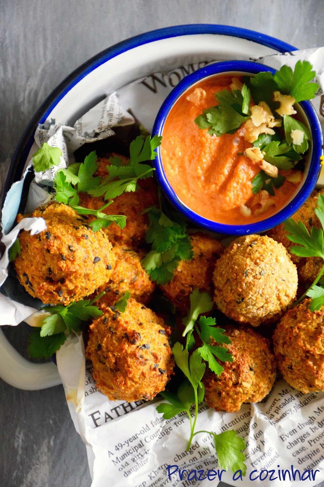 PRAZER A COZINHAR: Falafel de quinoa com molho romesco
