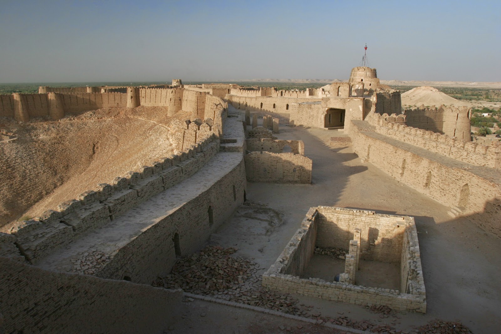 Salman Rashid: Who owns Fort Kot Diji