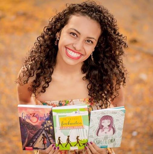 Entrevista com a autora: Lavínia Rocha - Luxando com Letras