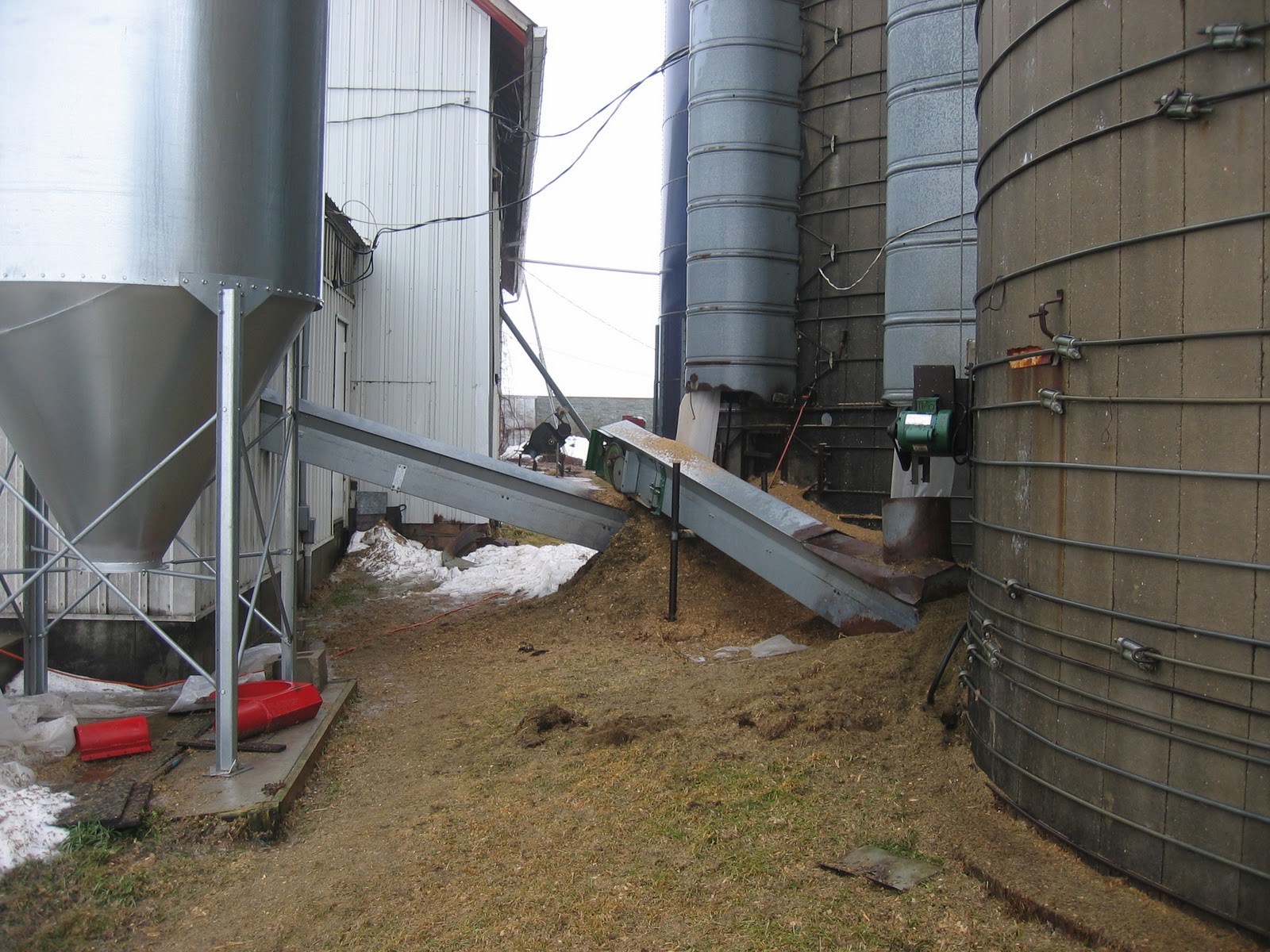 WI Farm Life: Mixing Feed In Pictures