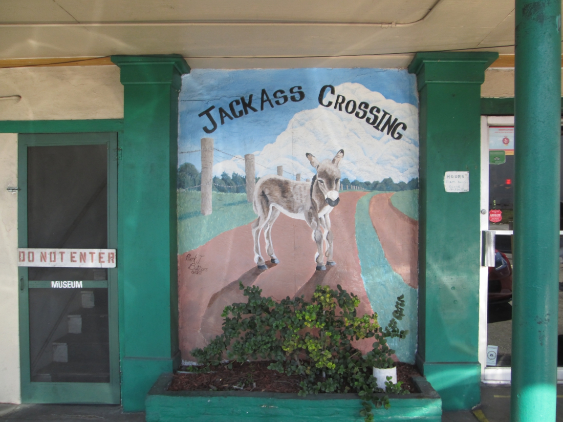 the Frozen Canuck: Yeehaw Junction Florida and the historic Desert Inn