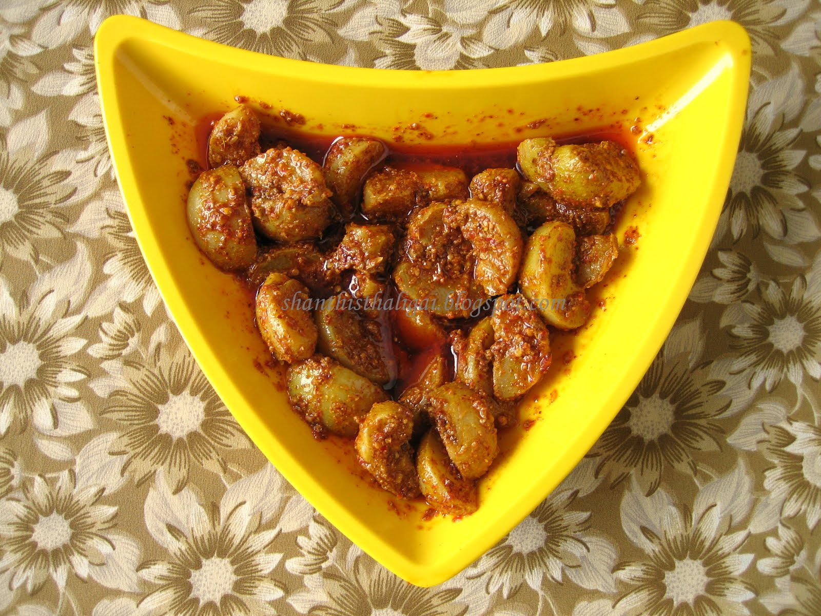 Shanthi Krishnakumar's cook book: NELLIKAI AVAKKAI OORUGAI-TYPE 3 ...