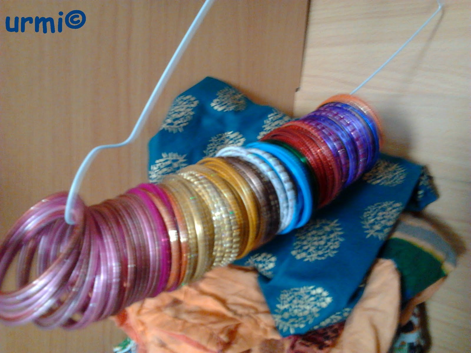 Colours Dekor: Bangle Organizer - made with a metal hanger