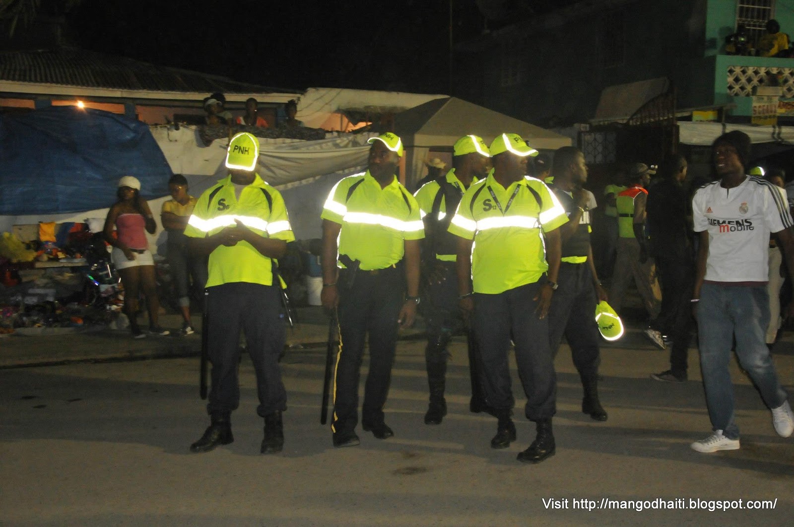 Anba Kod-CARNAVAL 2013(CAP HAITIEN)-DG GODSON ORELUS EN ACTION.