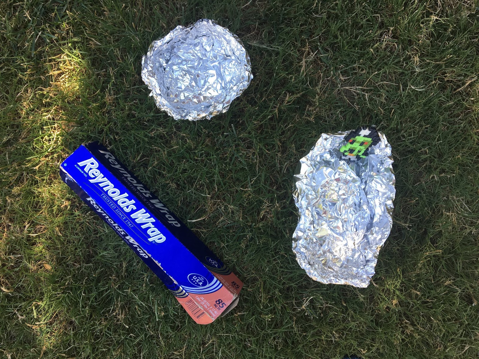 Out of the Right Brain: Summer Stem Challenge {Foil Boats}