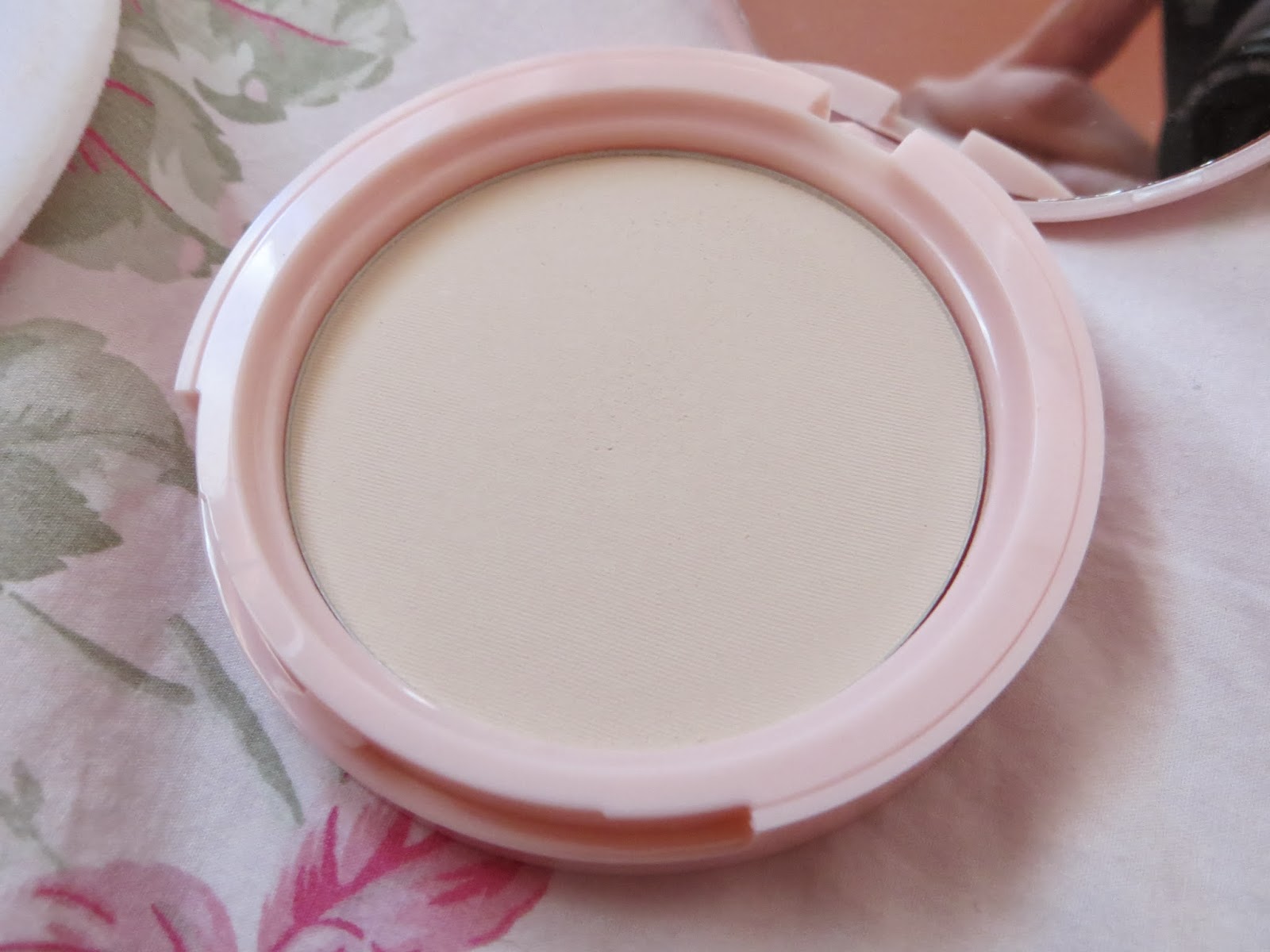 AtomicNony ♥: Too Faced Primed & Preless Pressed Powder Review