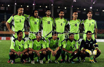 Mon grenier à maillots: Pakistan - Pākistān - پاکِستان - 2011, 2001