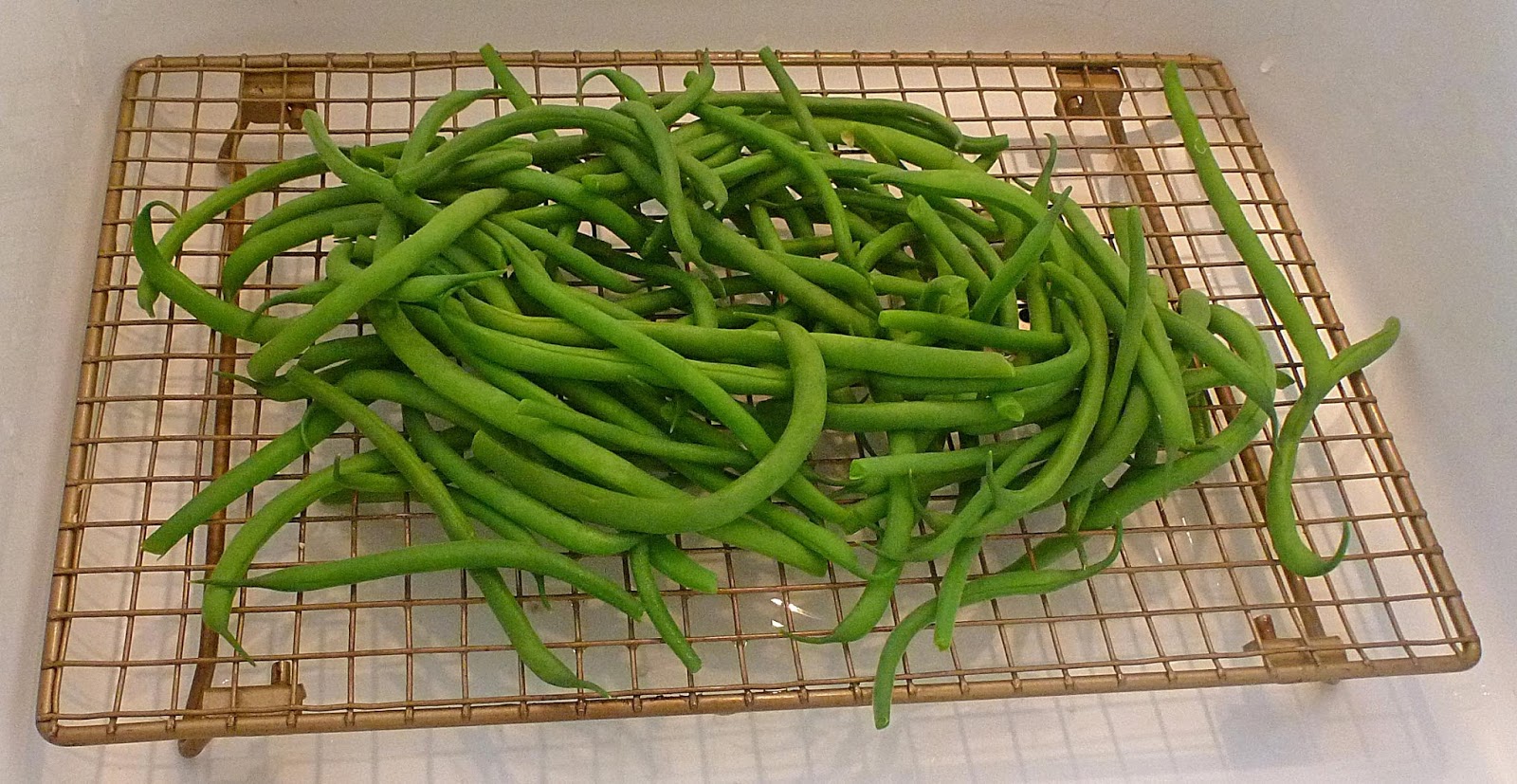 Living the life in Saint-Aignan: Steam-blanching and stir-frying ...
