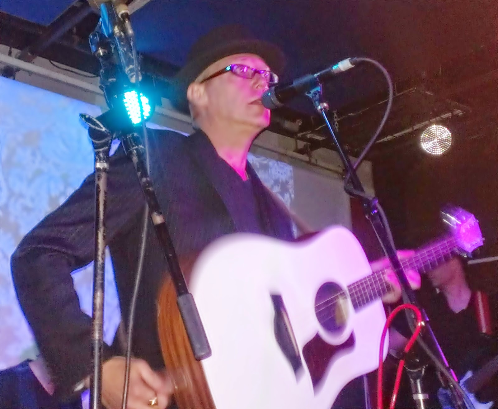 DaveCromwell Writes: Live Show Photo + Video Recaps - April / May 2014