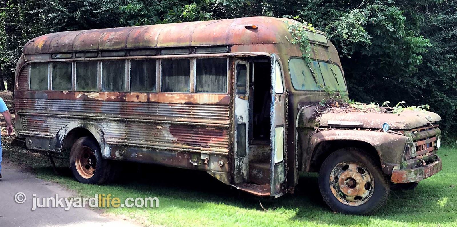 Junkyard Life: Classic Cars, Muscle Cars, Barn finds, Hot rods and part ...