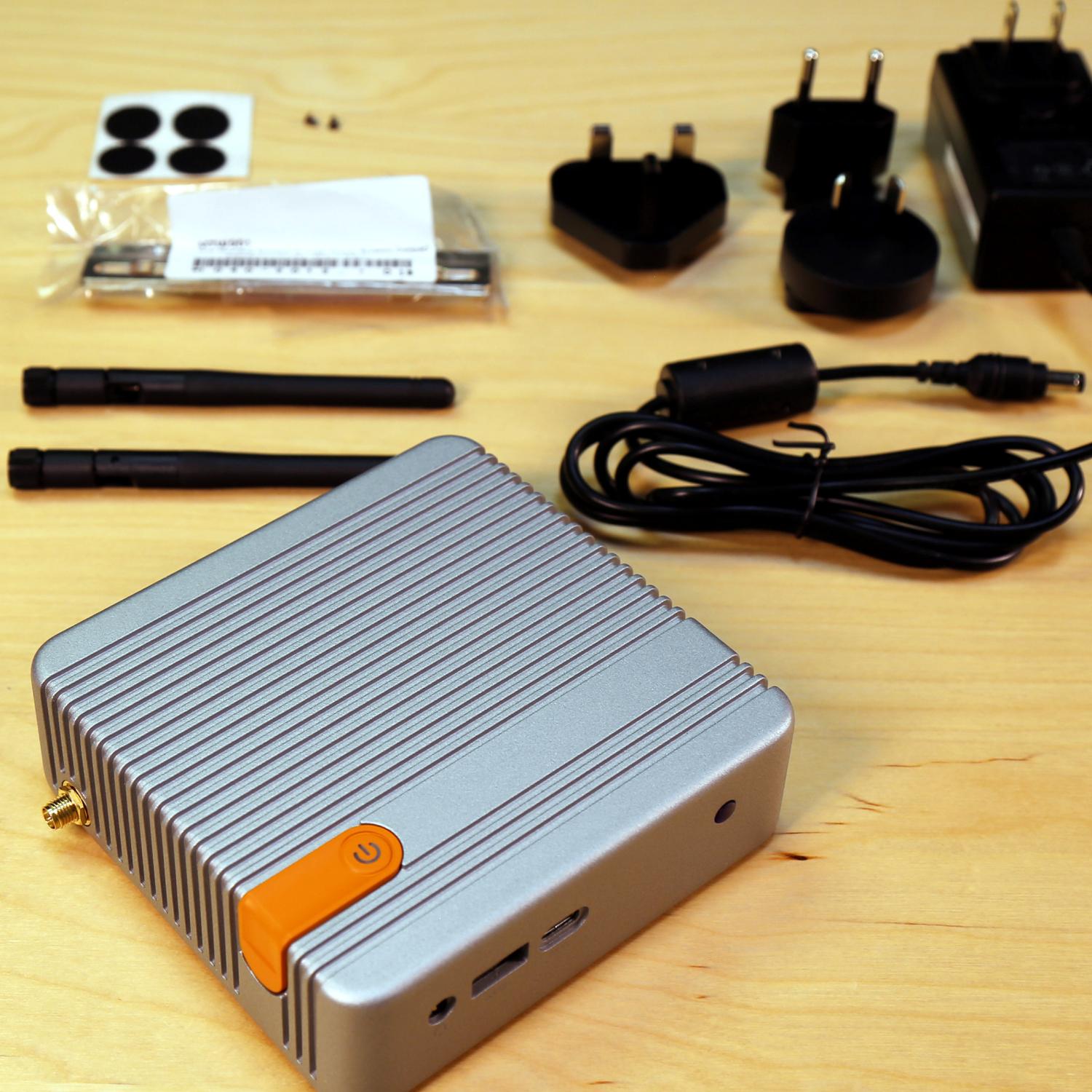 FanlessTech: Unboxing Logic Supply CL100