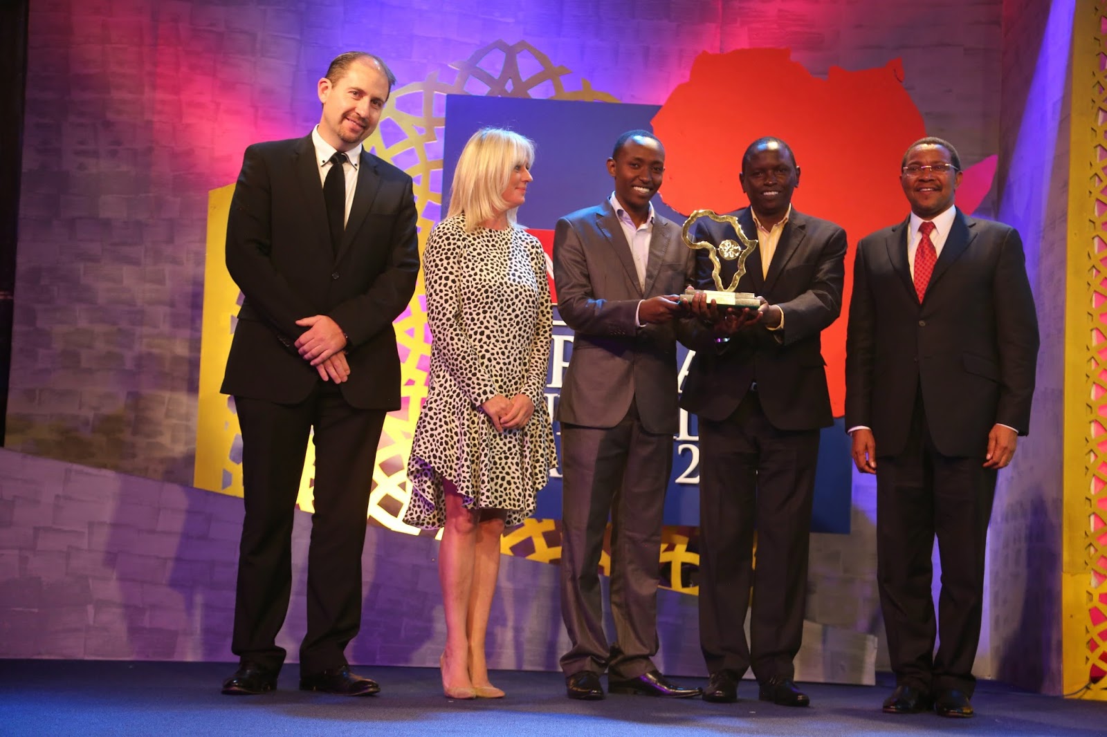 Sophie Mbeyu Blog: PRESIDENT KIKWETE OFFICIATES AT THE CNN MULTICHOICE ...