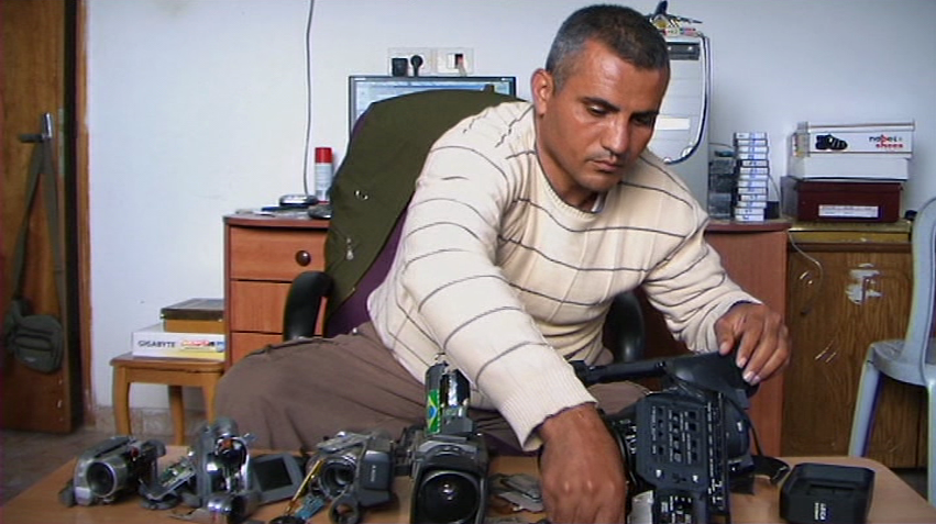 cineclash: Il cinema è l'arma più forte: "Five Broken Cameras" di Emad ...