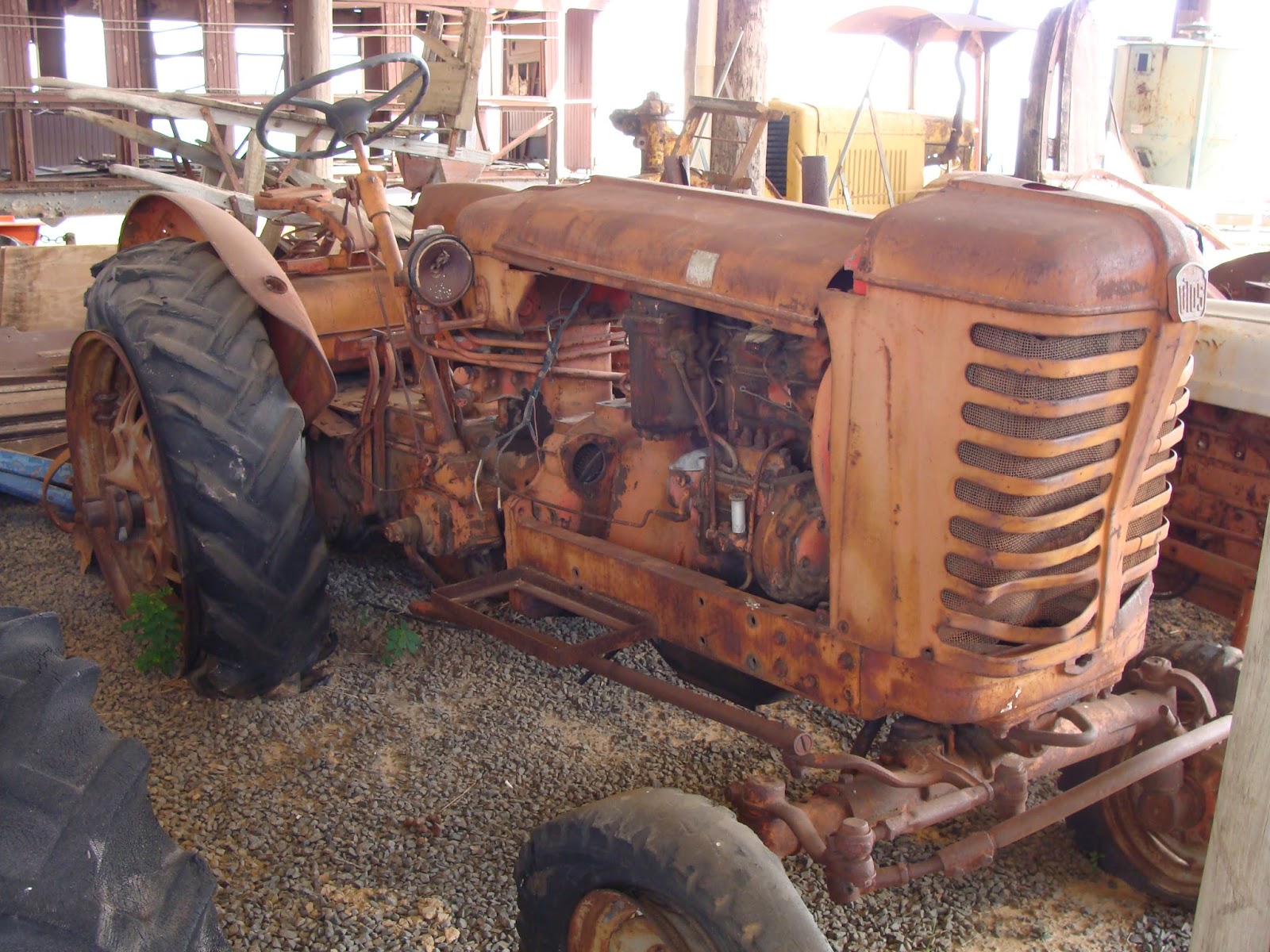 Registro de Tratores Antigos - Brasil: UTOS - Uzinele de Tractoare ...