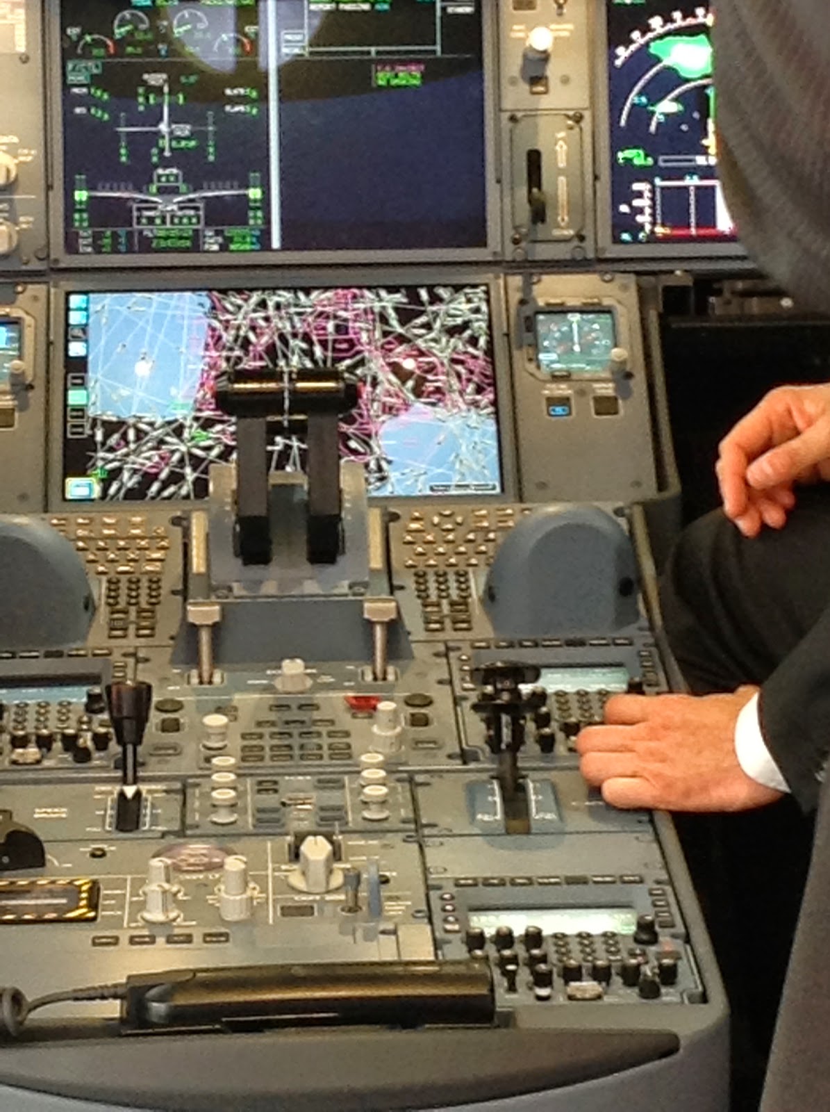 A350 XWB News: The full scale cockpit mock-up of the A350 XWB shown in ...