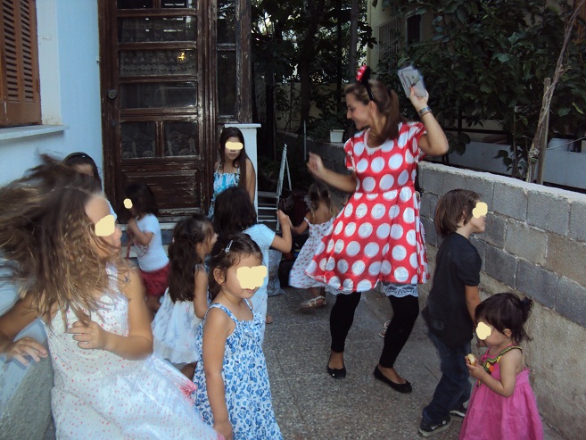 Παιδικά γλέντια!: Η βαπτιση του Λευτερακη μαζι με την κολλητη του, τη ...