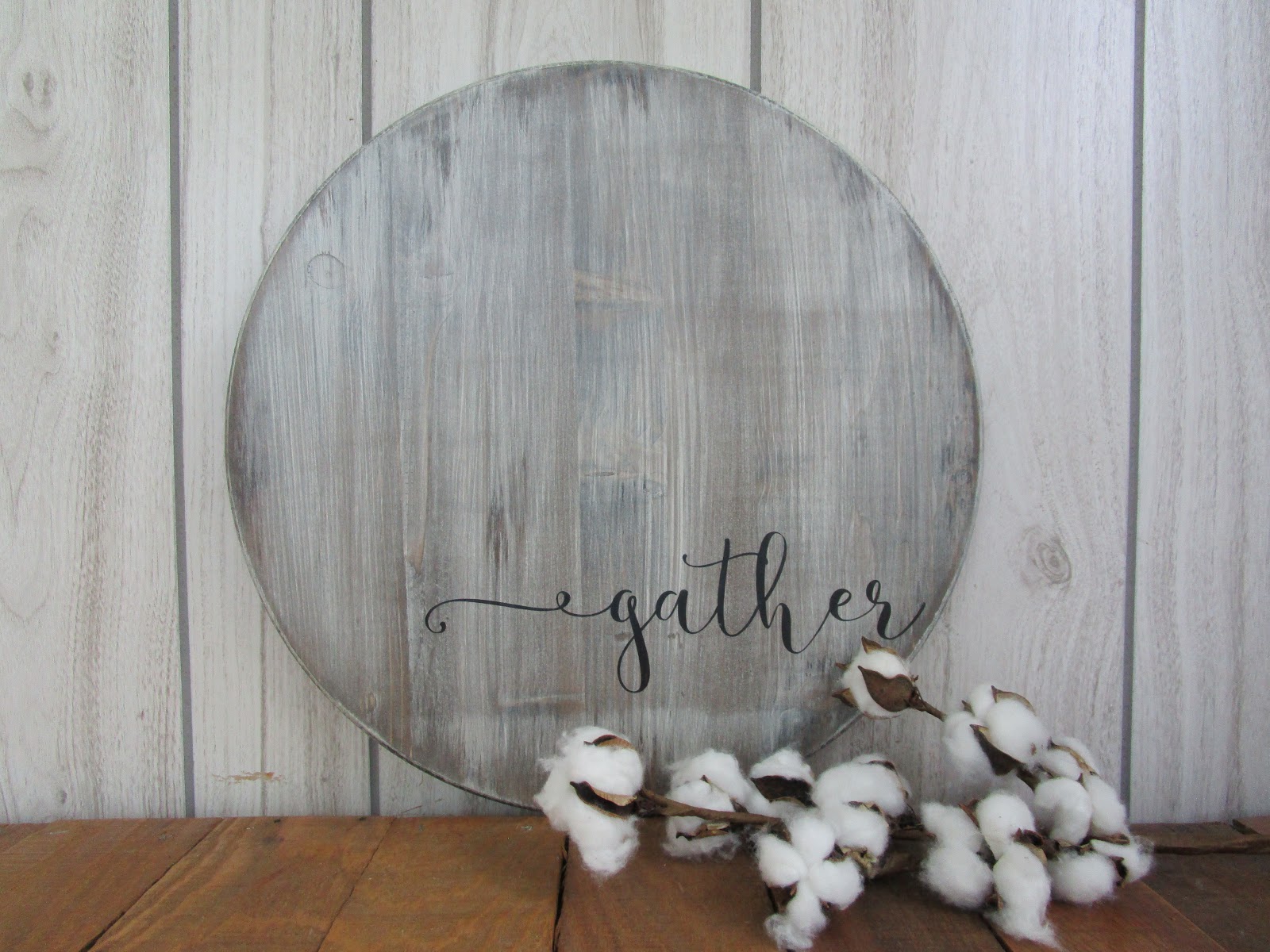 Northwoods Attic: Round Distressed Farmhouse Style Wood Signs